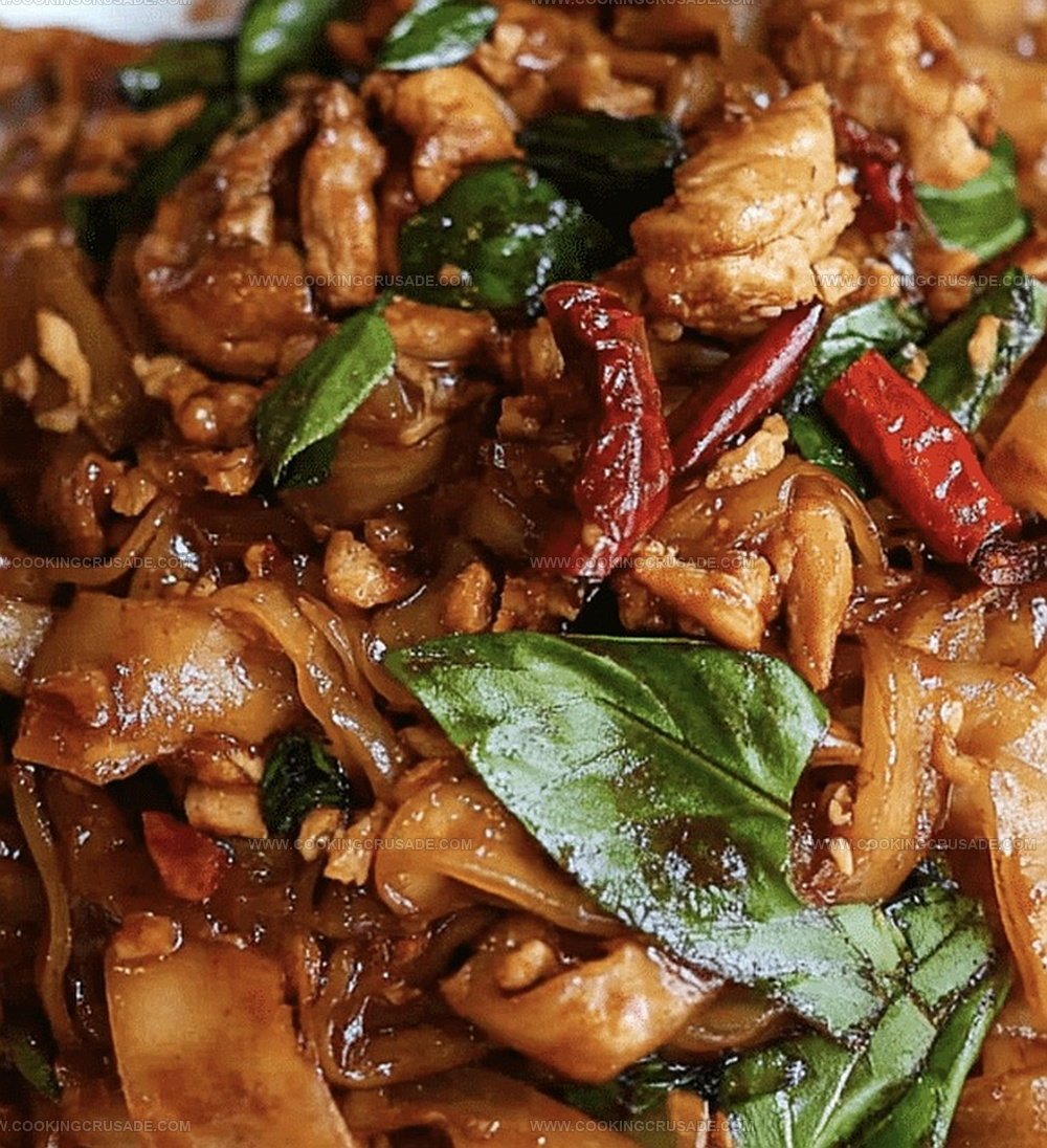 Spicy Bangkok Street-Style Thai Drunken Noodles Recipe - Cooking Crusade